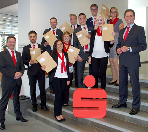 Sparkasse Südholstein übernimmt ihre Auszubildenden - Zehn Nachwuchskräfte bestehen ihre ...