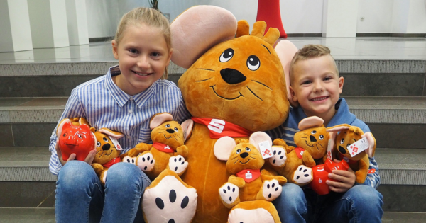 Charity-Aktion: Ein Euro Spende für jedes Kind, das spart - Sparkasse ...